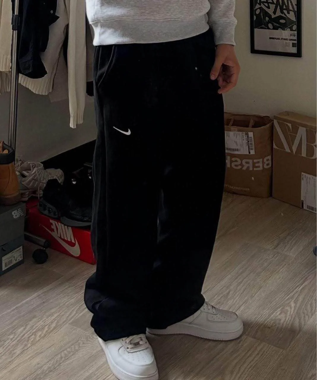 baggy nike joggers solo swoosh
