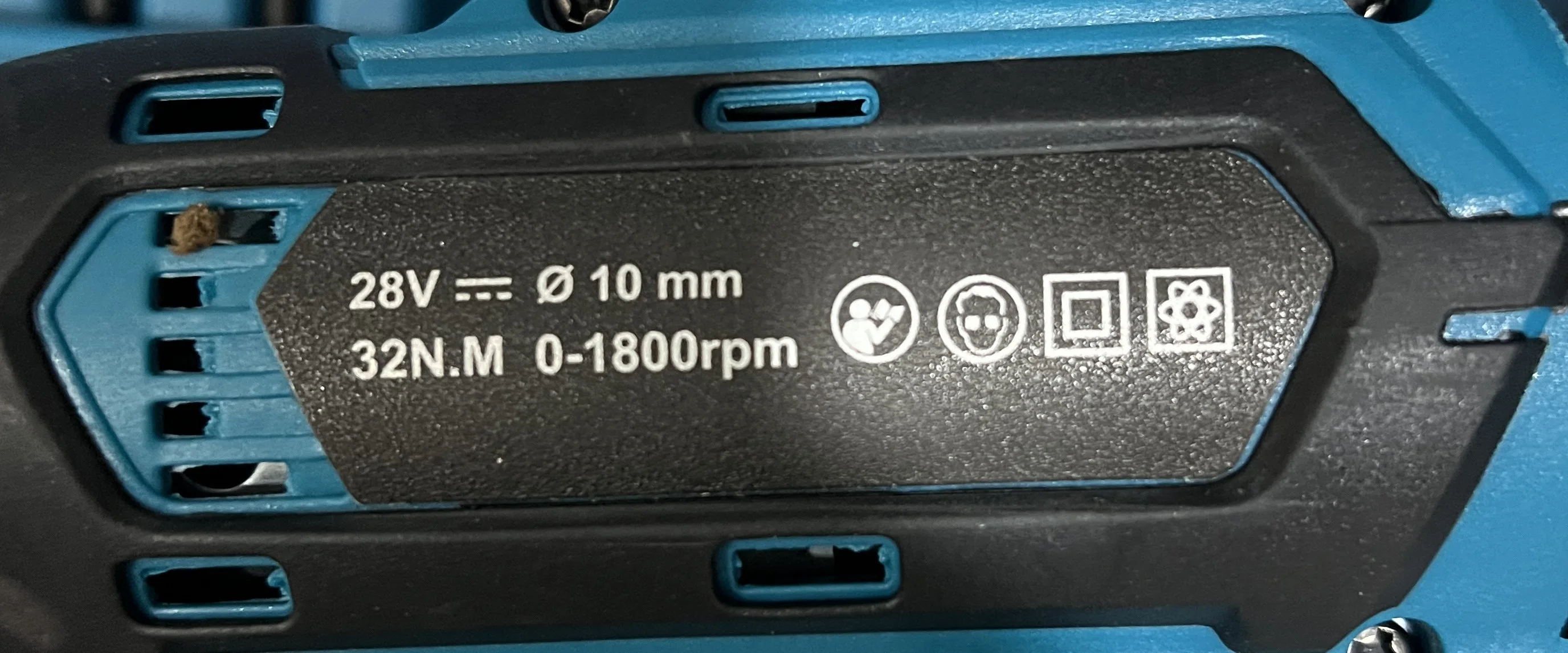 makita+ BWATA منشار 28V FB