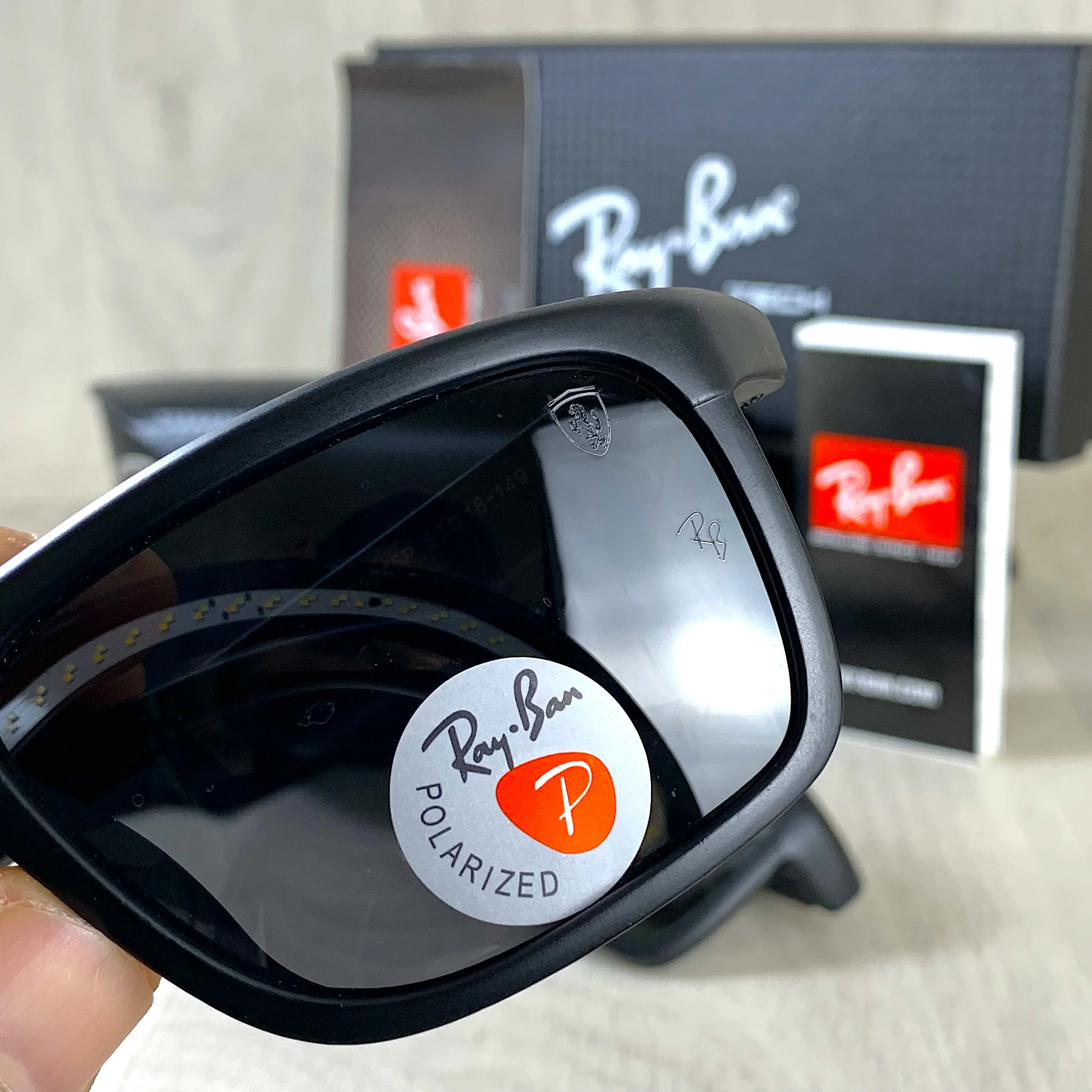 DUO RAY BAN FERRARI