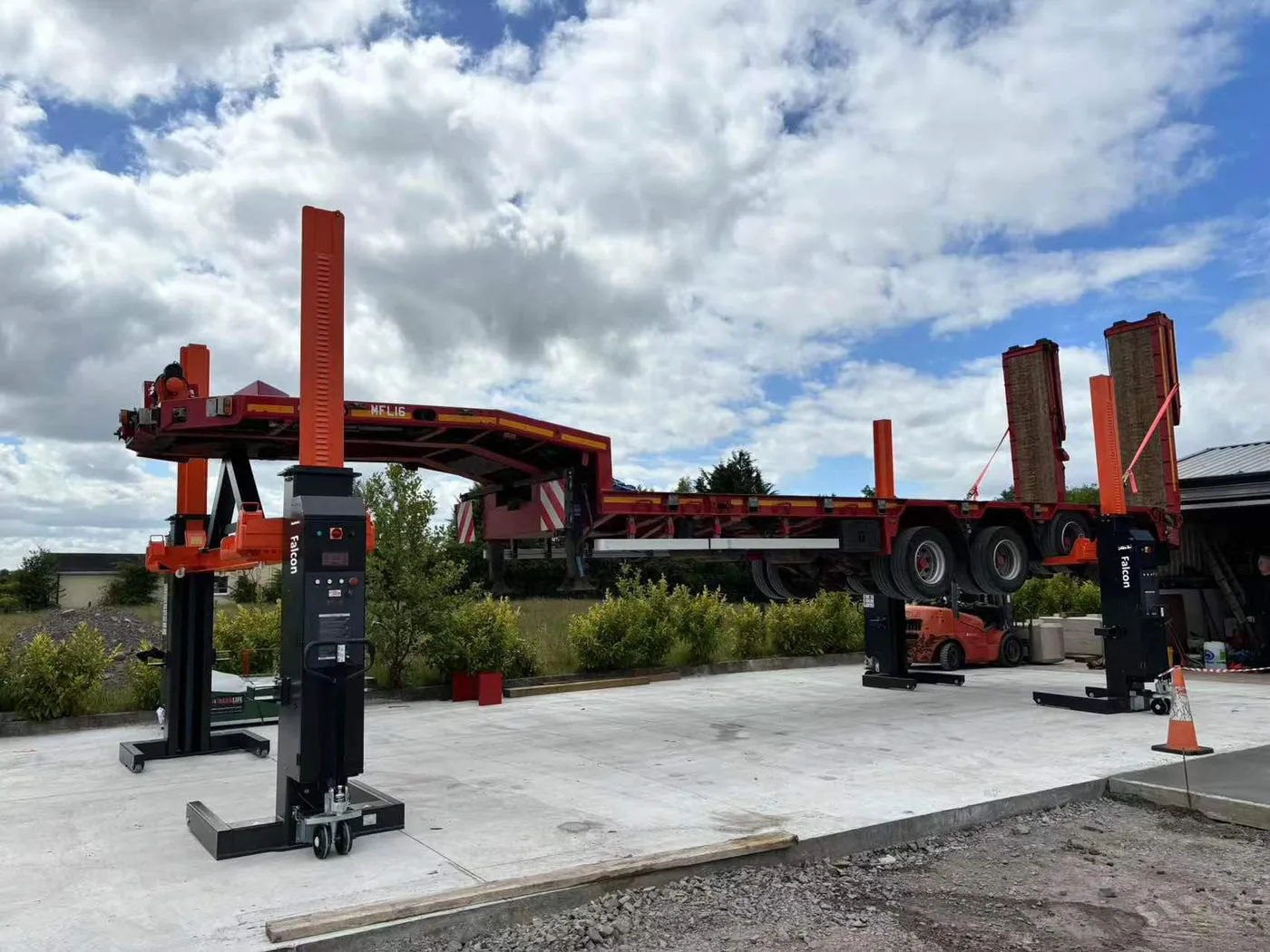 APluslift Falcon 18000LB and 22000LB Mobile Column Lifting System